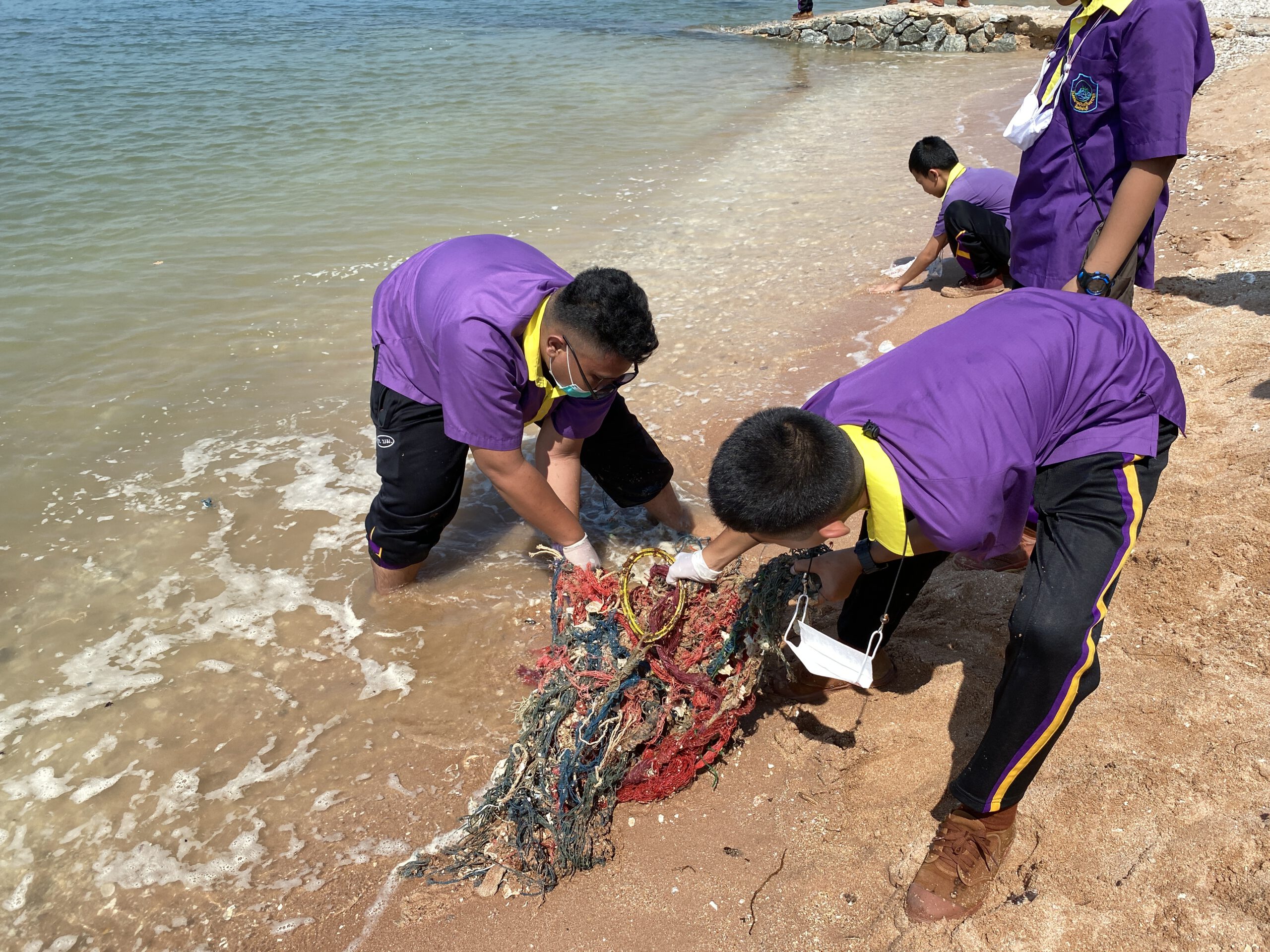 Raising the awareness of waste sorting and recyclable waste management ...